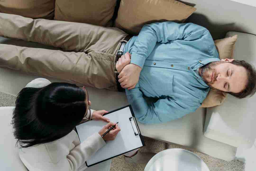 How Hypnotherapy for Confidence Works: A Guide